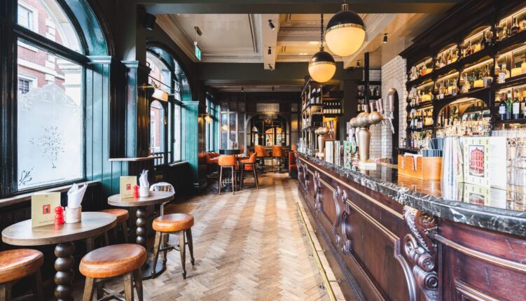 A Toast to London! A Guide to the Best Pubs in Mayfair - Holidays in ...