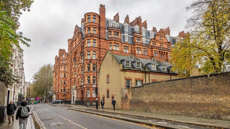 London in November: Weather, Events & Things to Do - Holidays in Mayfair